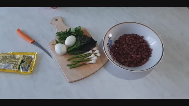 САЛАТ ИЗ ФАСОЛИ С ЯЙЦОМ И ЧЕСНОКОМ