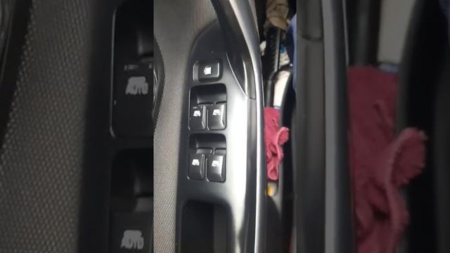 внешний вид кнопок стеклоподъемников на пробеге 150k