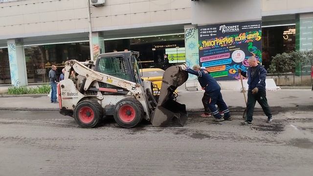 BOBCAT ПОХОЖ НА COZMO РОБОТА!!!