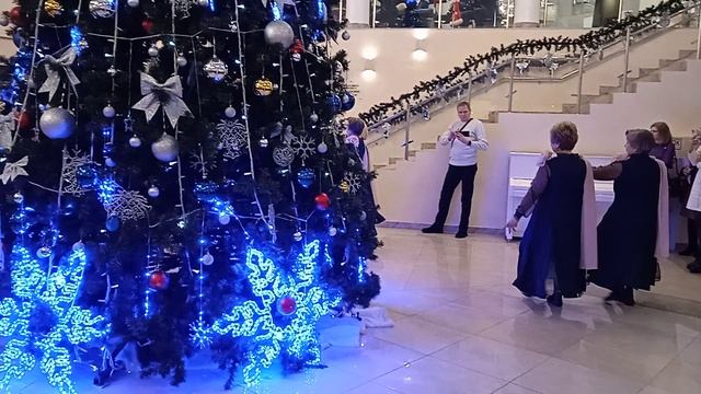 ,, ПОЛОНЕЗ,, открывает Рождественский бал в театре кукол 11 января,2025г.