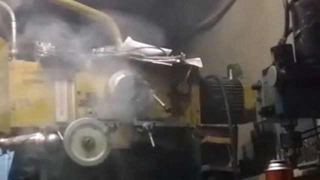 Вихревая пушка формирует два кольца, которые распространяются в двух перпендикулярных плоскостях