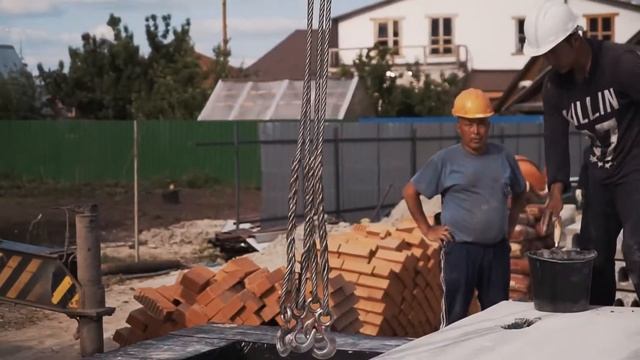 Монтаж плит перекрытия на объекте в г. Тюмень