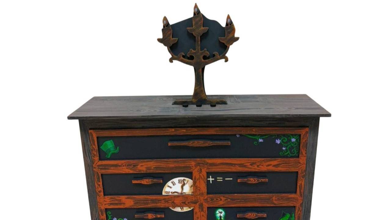 Оборудование "Таинственный комод" для квест-комнаты "Алиса в стране чудес"