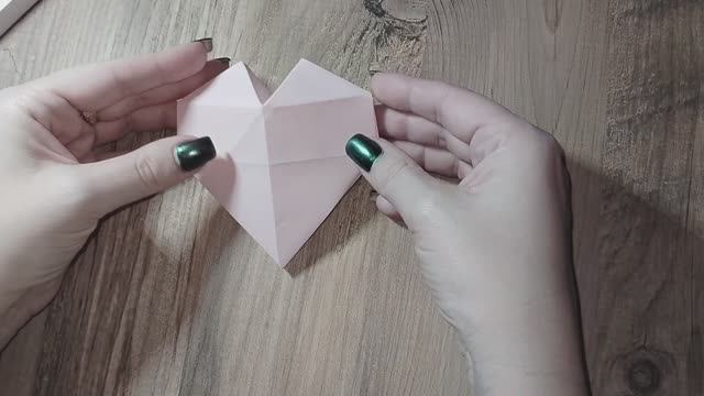 Оригами. Как сделать объемное сердце из бумаги. Поделки из бумаги.
