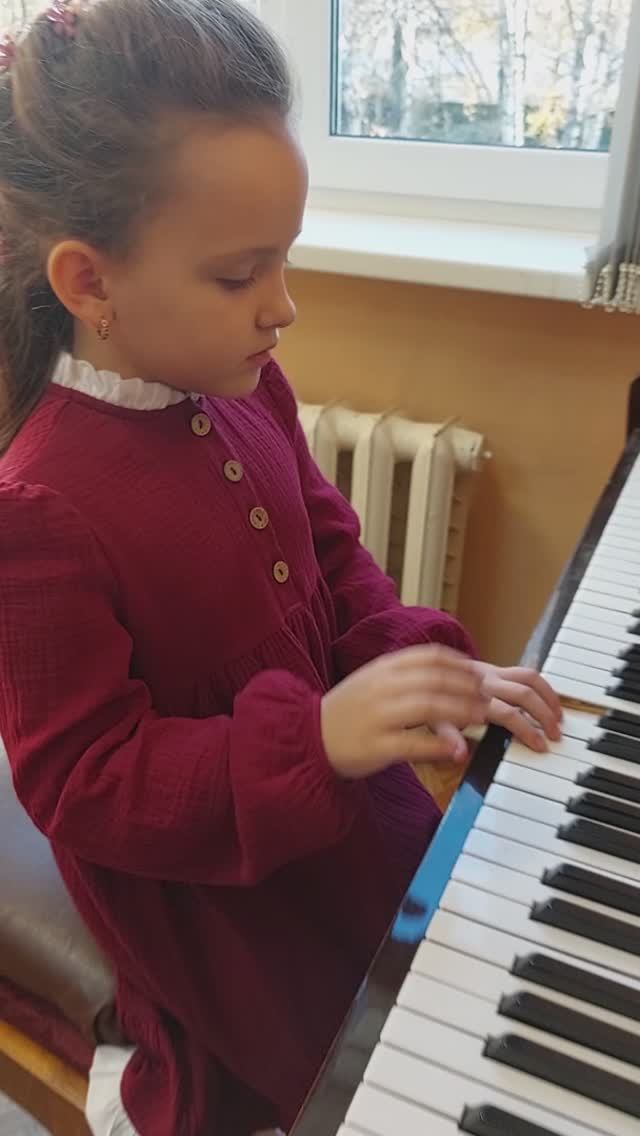 Сольф. №4 из сб.Калм. и Фр. Авраменко Дарина 1кл.