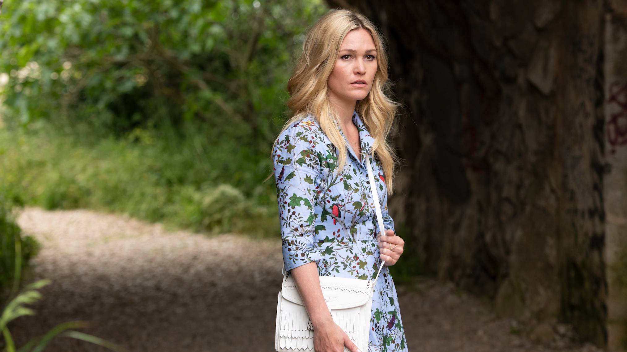 Сериал Ривьера - 3 сезон 5 серия «Две могилы» / Riviera