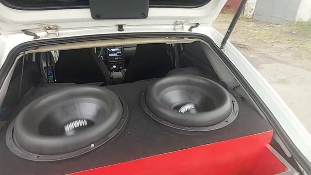 Two Sundown Audio Z15v4 and Qaasar Q15