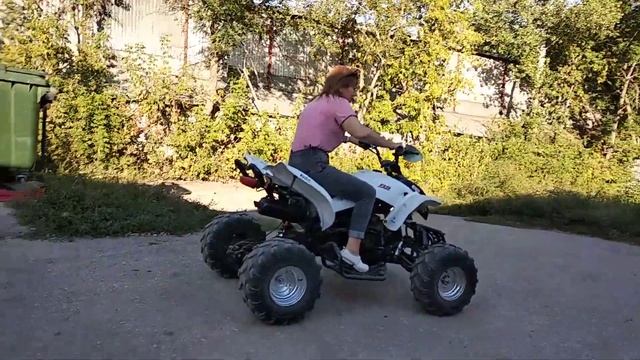 Подъезжаю к гаражу после покатушек