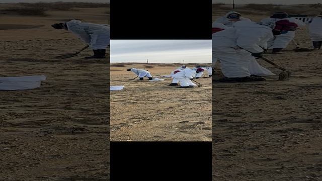 Ручной сбор мазута в Анапе.