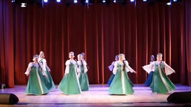 8. Хоровод "Русь"