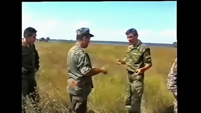 Русский рукопашный бой для иностранцев: Александр Лавров показывает освобождение от захватов (2003)