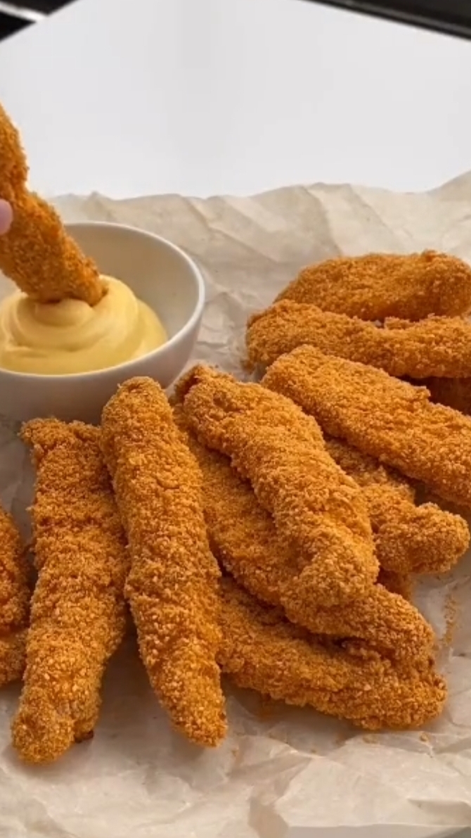 Куриные стрипсы.