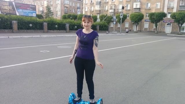 2016.05.29 - Даша едет на гироскутере
