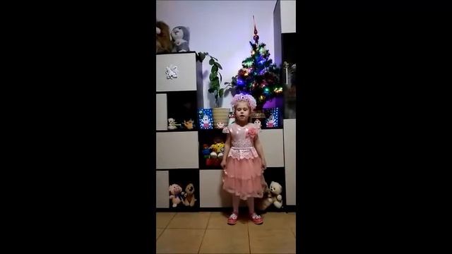 Рождественская колядка,Таня Горовая, 4 года