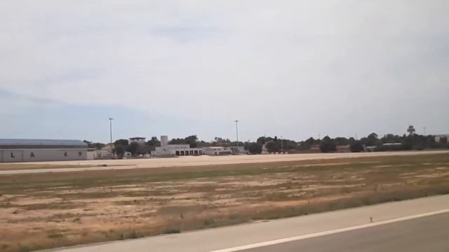 Задержали рейс. Возили кругами по аэродрому. Не знали куда нас девать. Еле нашли для нас самолёт