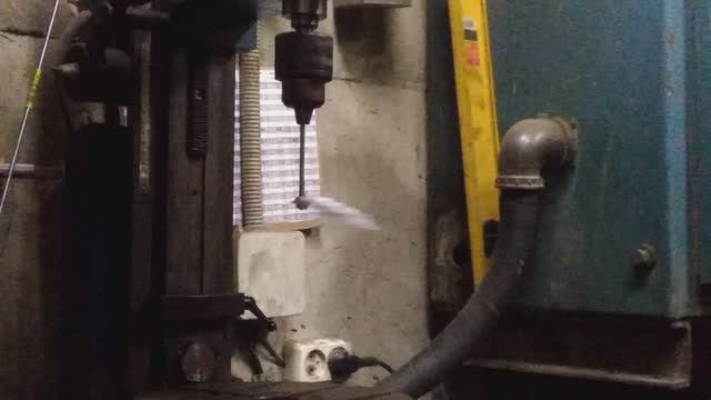 Формирование вихревого тороида вращением гибкого гофрированного завихрителя