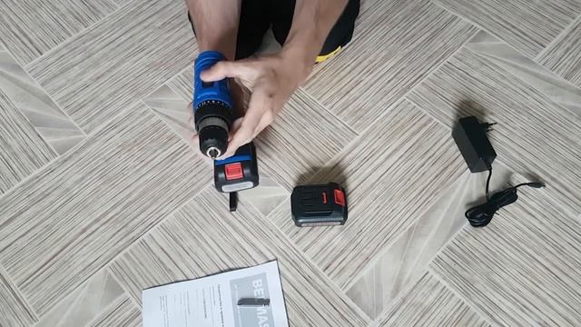 Распаковка шуруповерта Белмаш 12DR15 Li