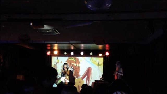 Няшка поет на Аниме-пати