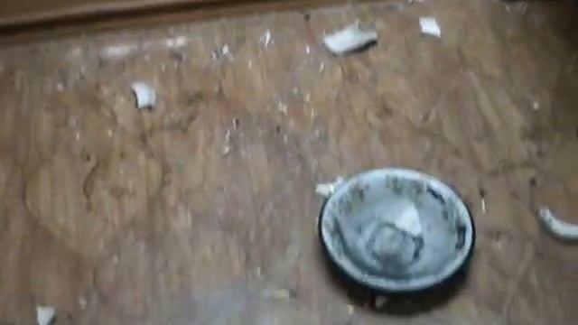 Взорвал чашку на балконе