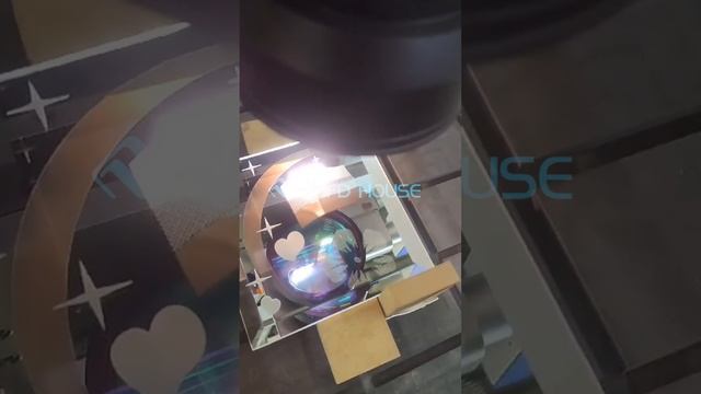 С какой скоростью работает лазер?