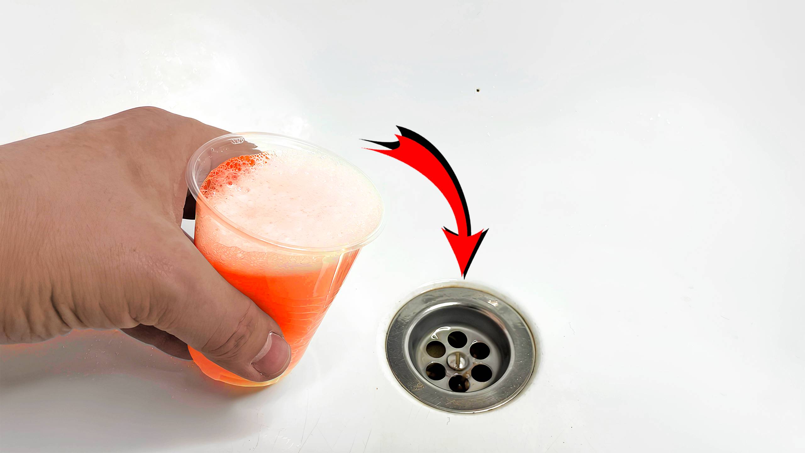 ВЫЛЕЙТЕ ЭТОТ КОНЦЕНТРАТ в СЛИВ в ВАННОЙ и ЗАСОР УЙДЁТ !!!