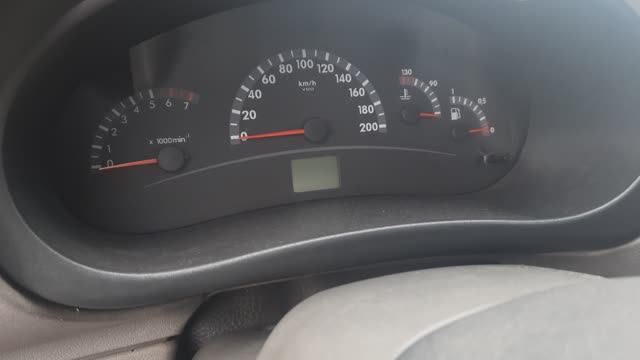 Зарядка начинается после перегазовки, Лада Калина