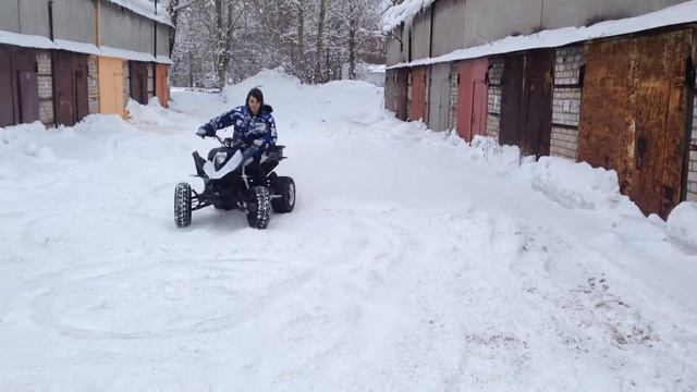 Катание на квадроцикле зимой