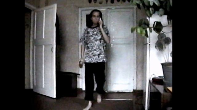 2010.11 - Саша говорит по телефону