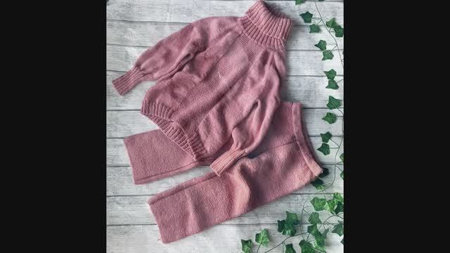 Вязаная кофта спицами на девочку. Вязаный костюм на девочку