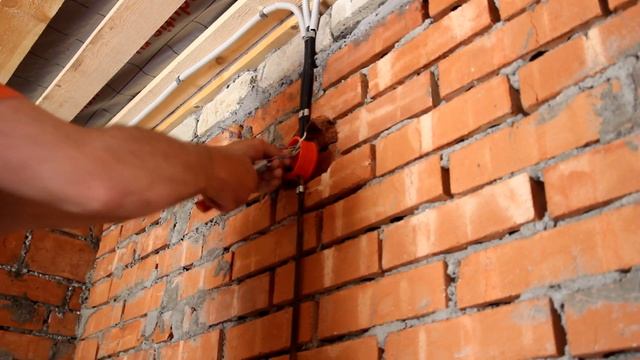 Монтаж распределительной коробки  видео Романа Величко