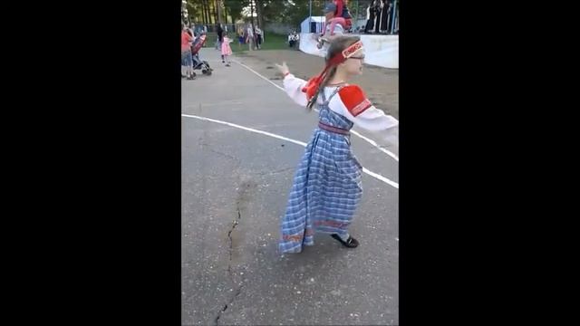 Руки машут, ноги пляшут  2016