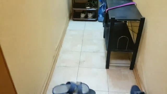 Пнул тапки в раздевалке