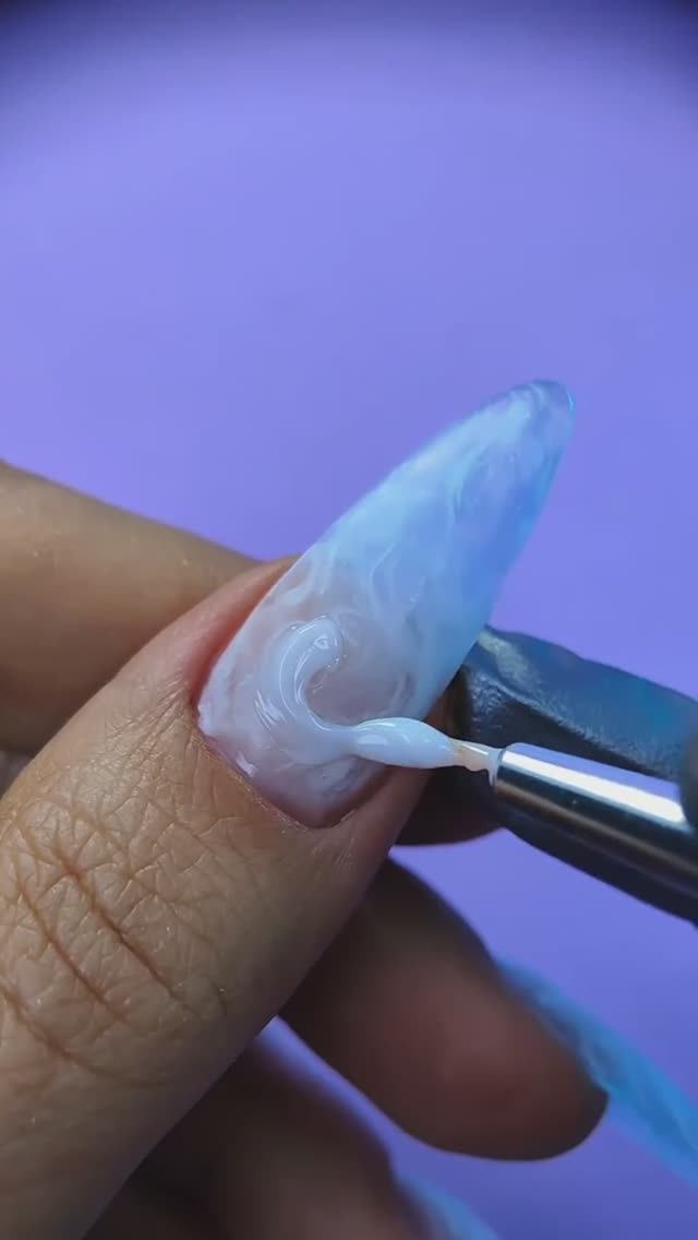 ❄️ Снежный маникюр!