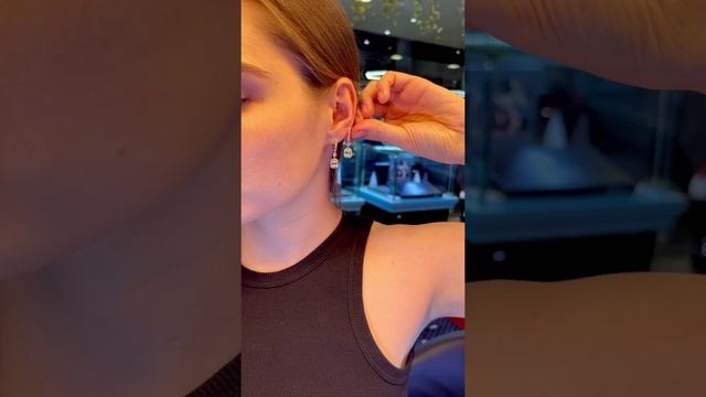 Серьги с бриллиантами огранки изумруд