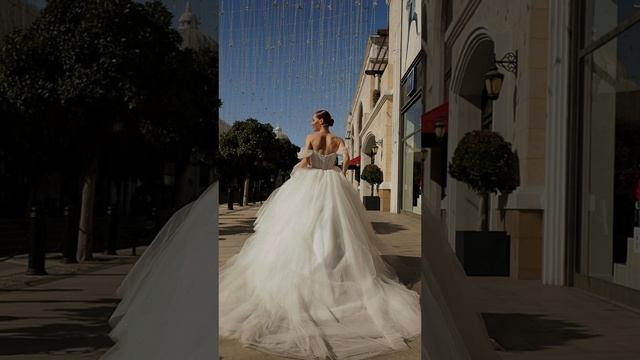 Свадебное платье Бертани из коллекции «Sea Pearl» 2025 от бренда Gabbiano