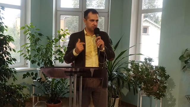 "Пропасть между ними и нами" - Парфенов Сергей