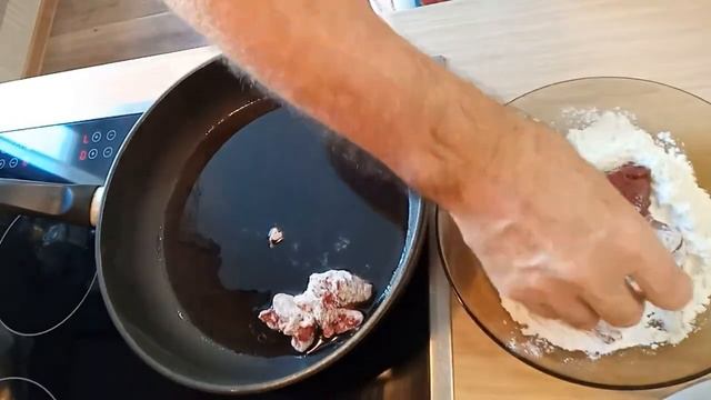 Печень за 30 минут! Нежная и сочная куриная печень в соусе. Как приготовить печень быстро и вкусно