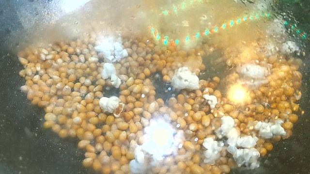 Готовим попкорн в домашних условиях! Быстро и вкусно!