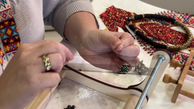 Видеомастер-класс по созданию браслета из бисера с талантливым мастером Анной Манеевой !