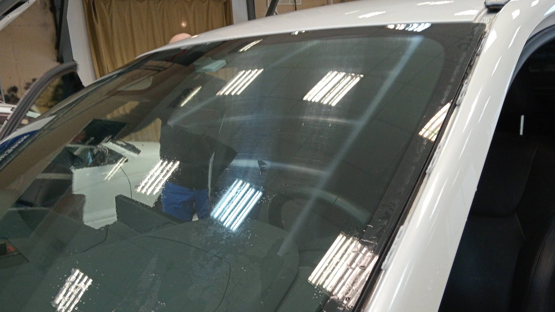 Бронирование лобового стекла на примере Lexus RX