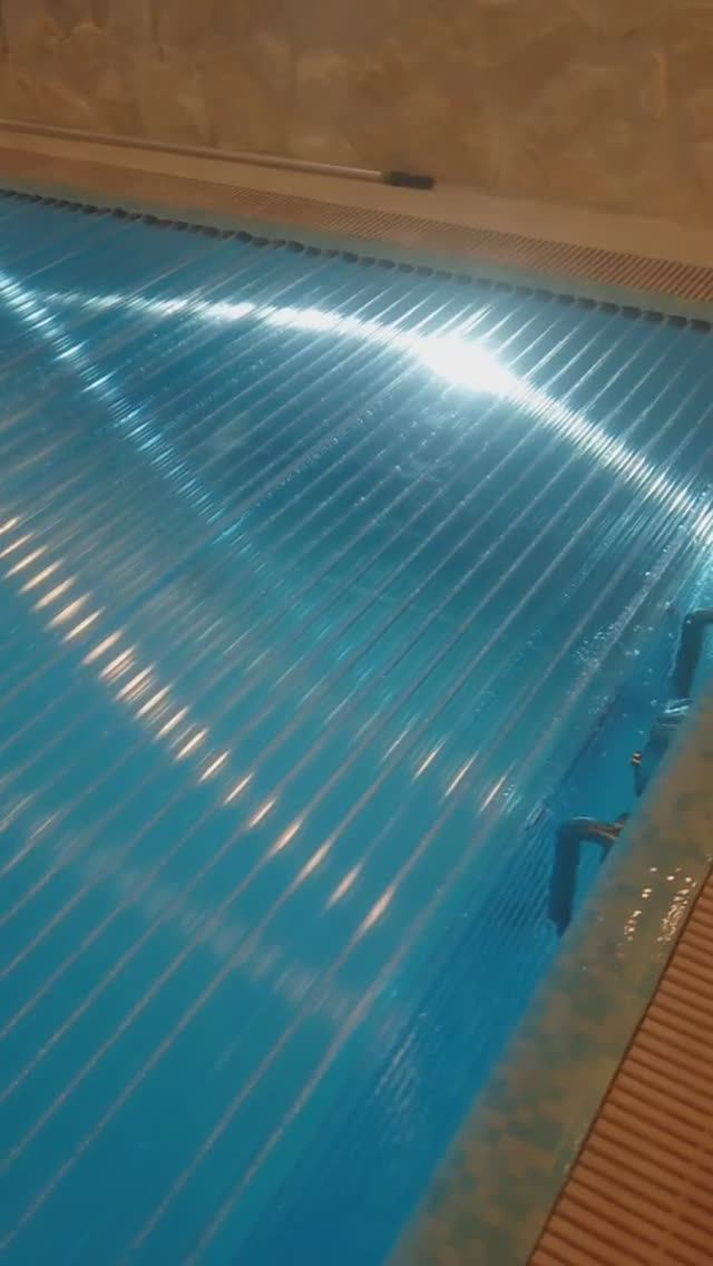 Сматыванием - подводное сматывающее устройство ELECTRO COVER с полинарбонатными ламелями