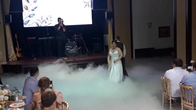 Мы на Свадьбе! Часть 2. Мы в восторге! Шикарный стол в ресторане. Свадебный танец