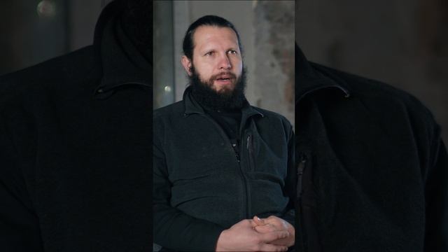 Люди углубляются в моменты традиций