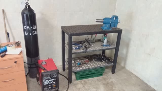 Доделал сварочный стол