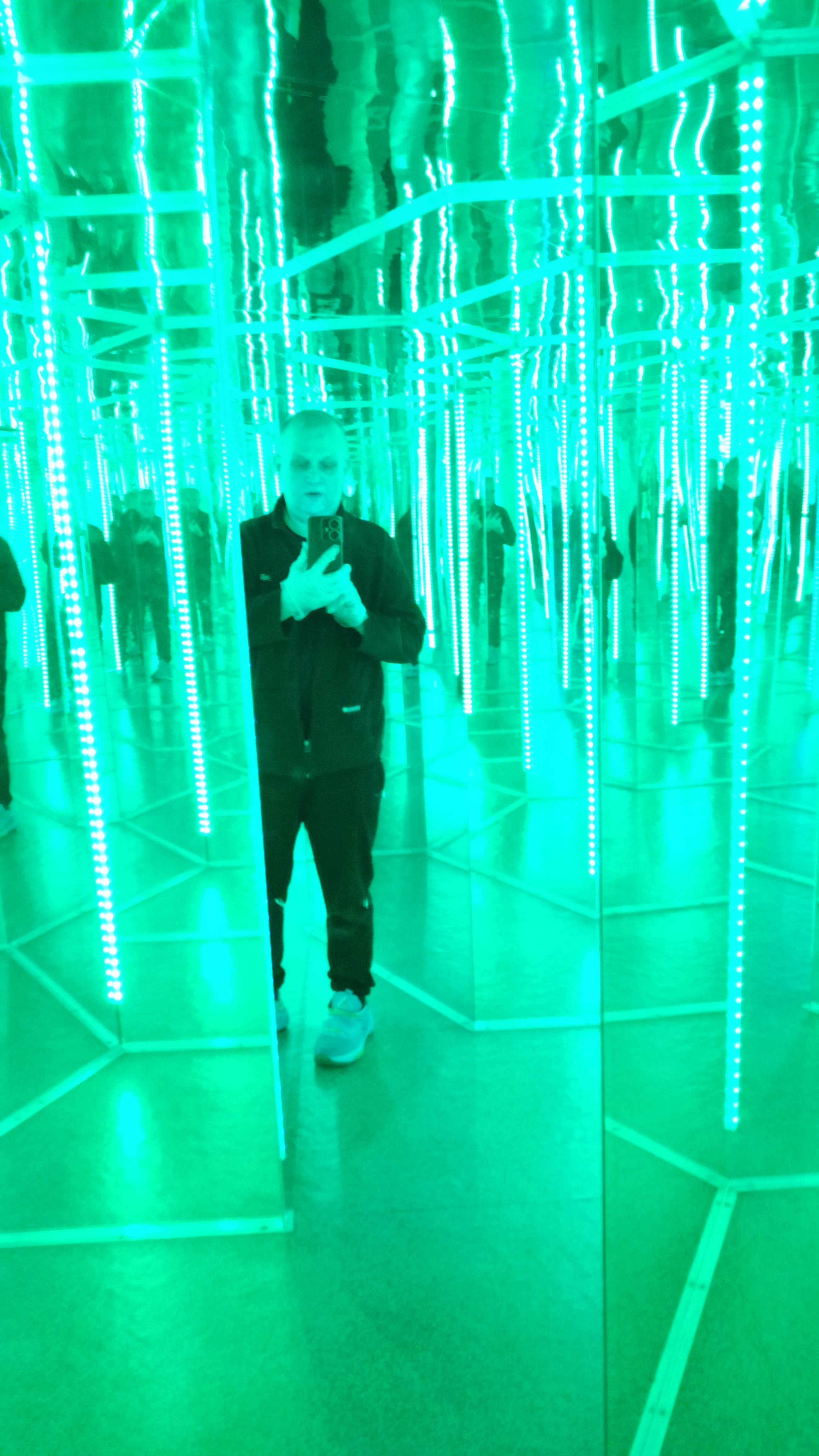 Зеленоградск_Мусора_Музей_Мумука_Зеркальный_лабиринт_03.01.2025