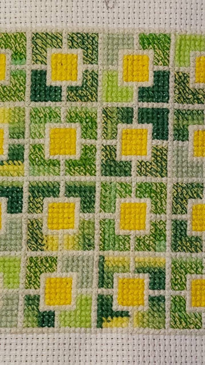 Процесс БИСКОРНЮ, вышивка крестом из ОСТАТКОВ меланжевого мулине🌈