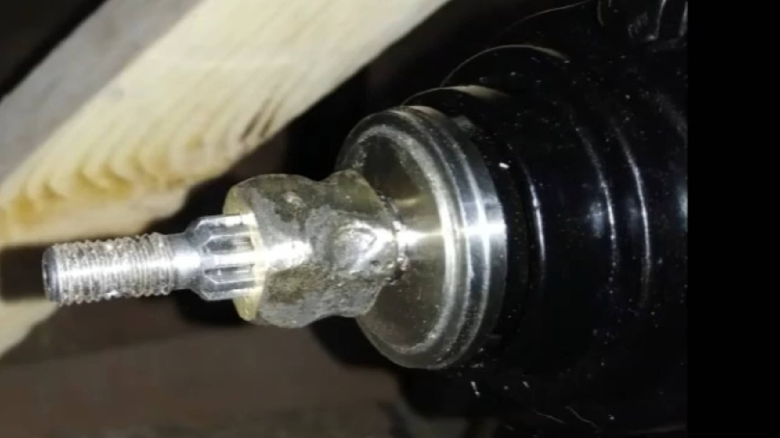 Шлицевая втулка из латуни.