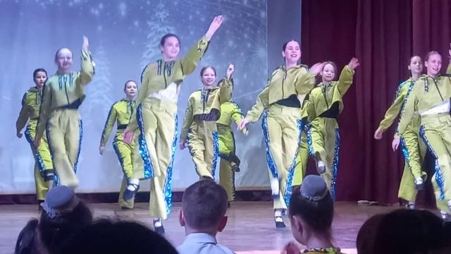 Весёлые танцы