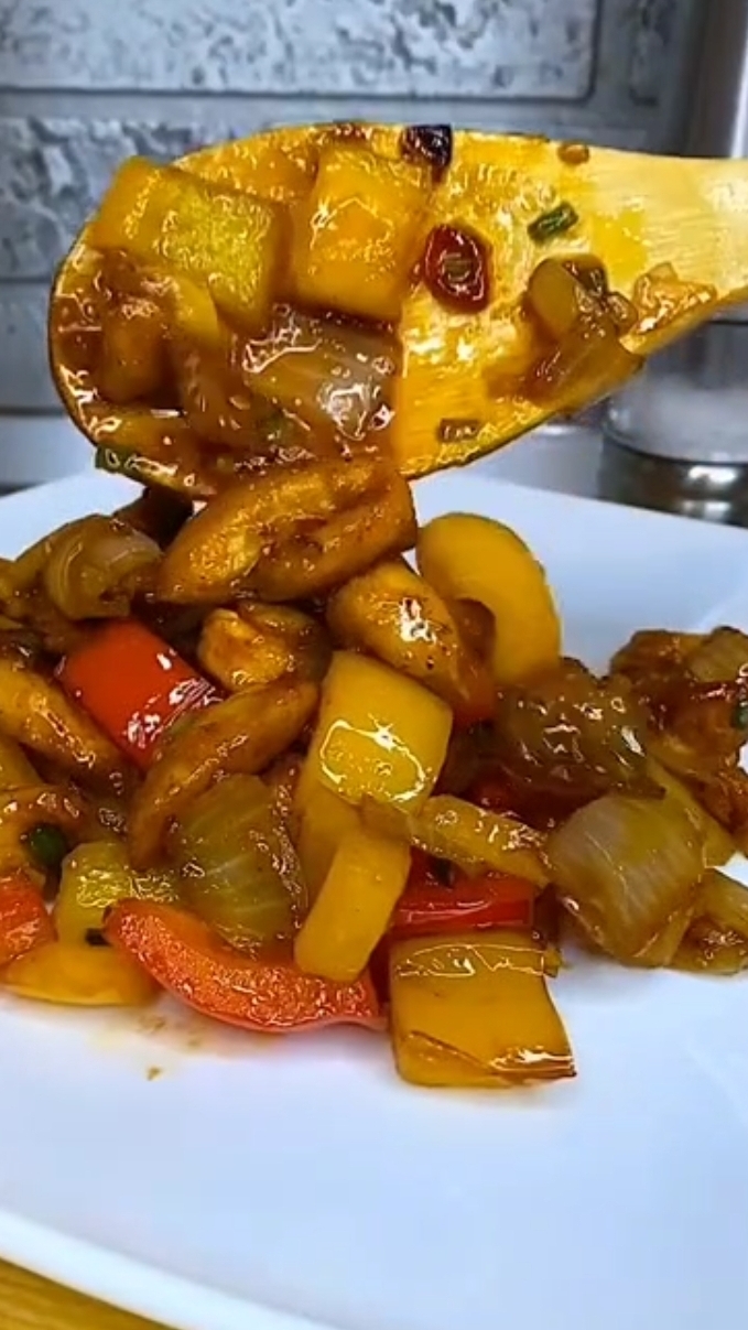 Пикантная курица, в кисло-сладком соусе.