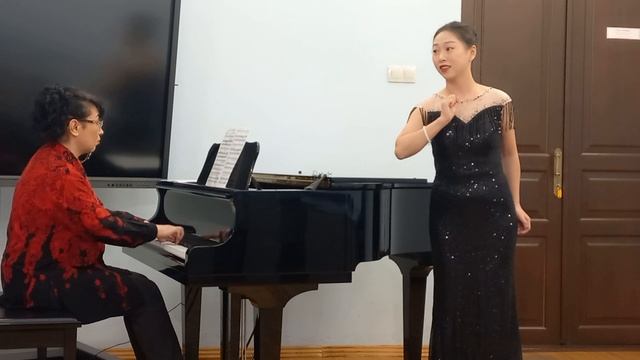 М. Регер, ''Охота за мышонком'' -поёт Юйхуа Хэ, концертмейстер Наиля Шамгунова